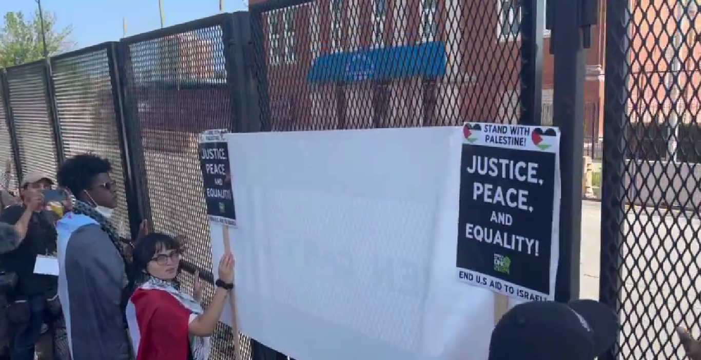 Dems Ridiculed For Building Wall Around DNC - Patriot United News